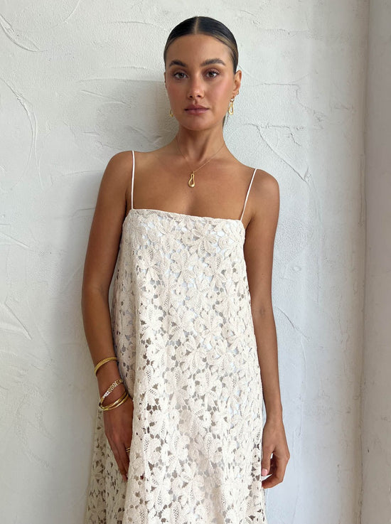 Clea Alexandra Lace Dress in Natural – Coco & Lola