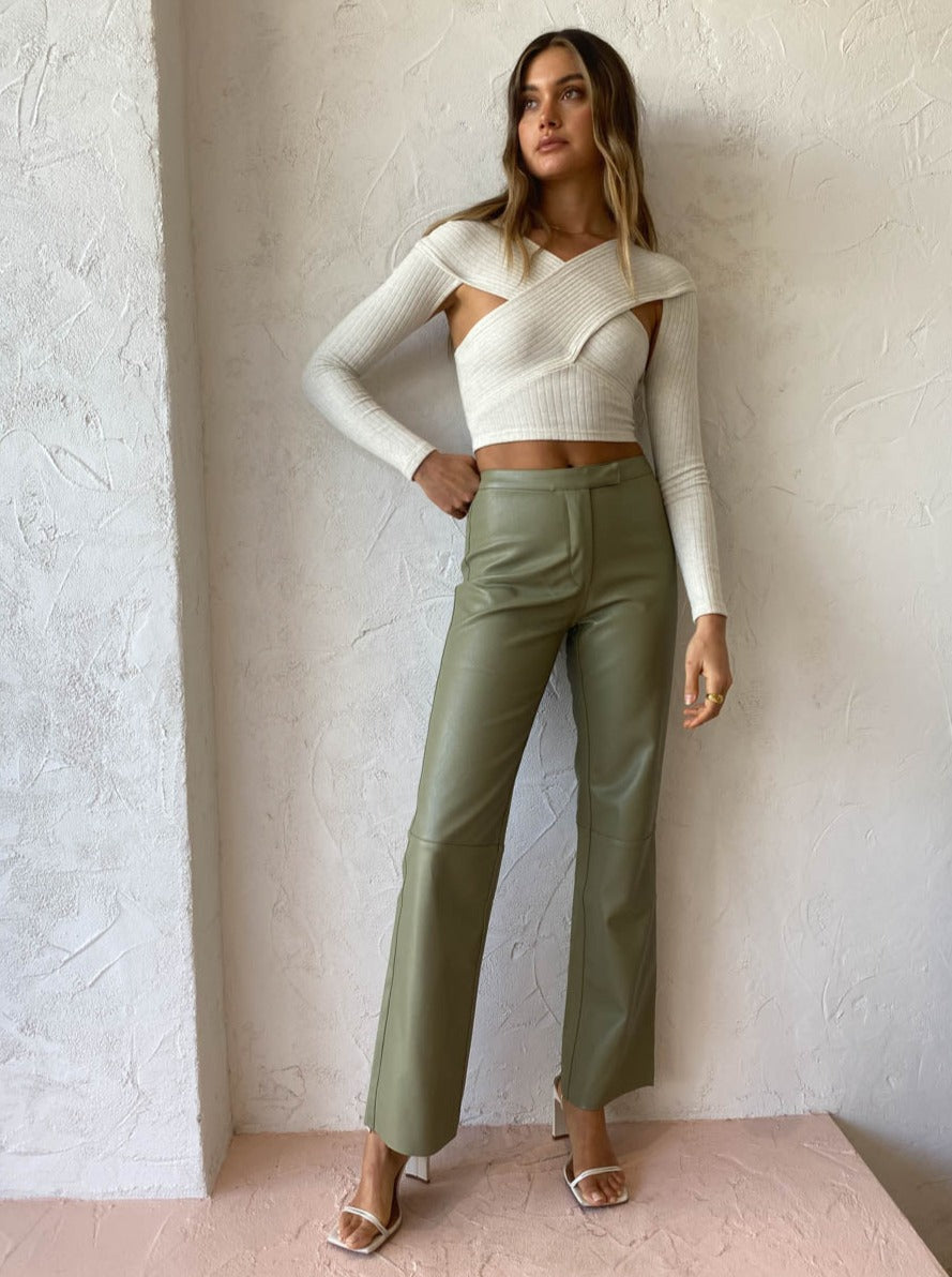 Sovere Influence Leatherette Pant in Green Tea – Coco & Lola